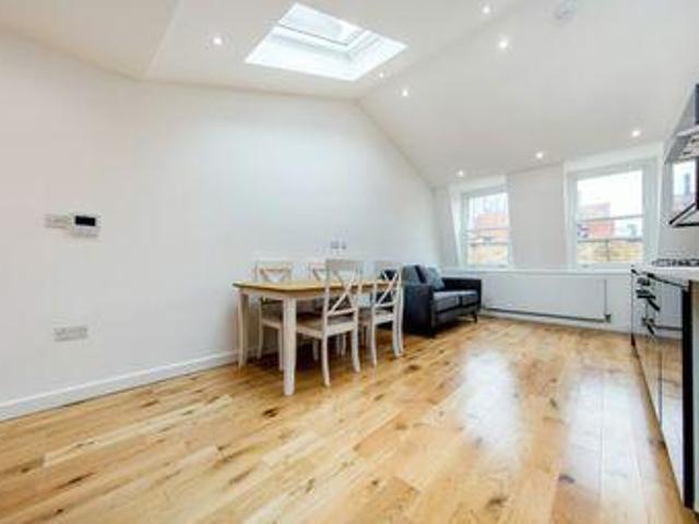 2 Bedrooms Flat for rent in Farriers Mews, Brixton, London SW9