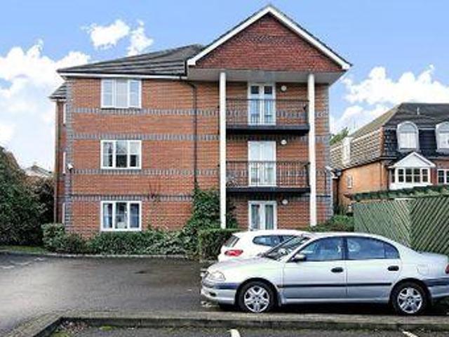 2 Bedrooms Flat for rent in Farringdon Court, Erleigh Road, Reading RG1