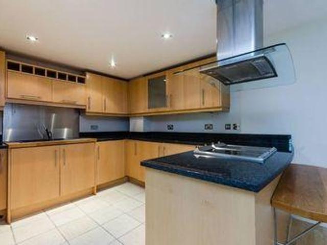 2 Bedrooms Flat for rent in Ferry Road, Canary Wharf E14
