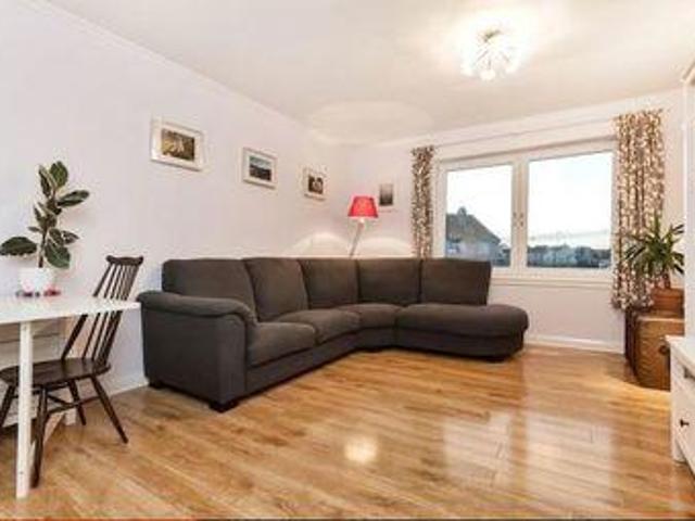 2 Bedrooms Flat for rent in Ferry Road, Drylaw, Edinburgh EH4