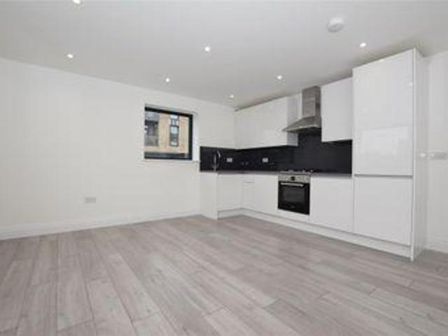2 Bedrooms Flat for rent in Fitzjohn Avenue, Barnet, Hertfordshire EN5