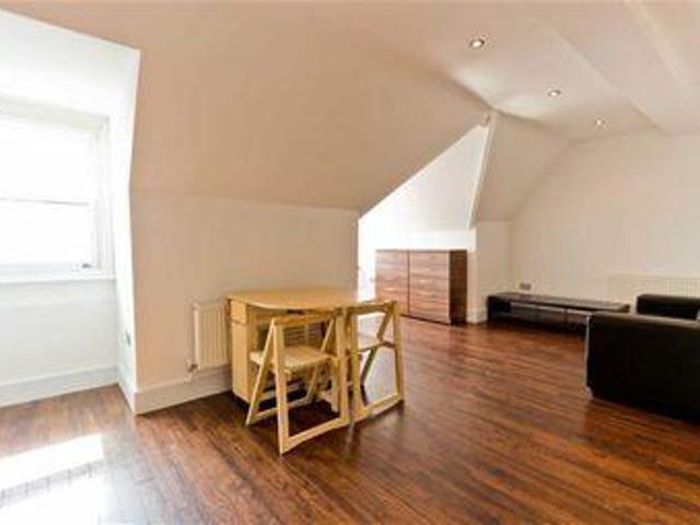 2 Bedrooms Flat for rent in Fitzjohns Esplanade, Finchley Road, London NW3