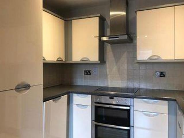 2 Bedrooms Flat for rent in Fitzwilliam Close, Totteridge N20