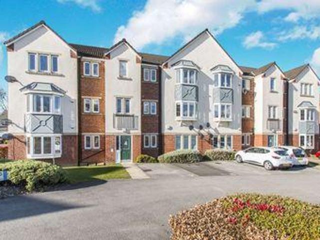 2 Bedrooms Flat for rent in Fielding Court, Morley, Leeds LS27