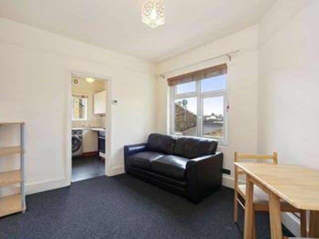 2 Bedrooms Flat for rent in Filmer Road, Parsons Green SW6