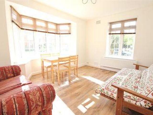 2 Bedrooms Flat for rent in Finchley Court, Finchley N3