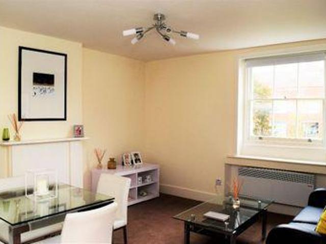 2 Bedrooms Flat for rent in Finchley Road, London NW8
