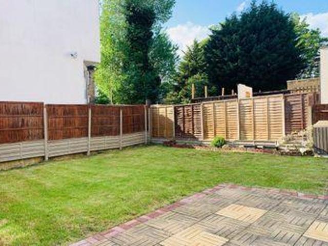 2 Bedrooms Flat for rent in Finchley Road, London NW2