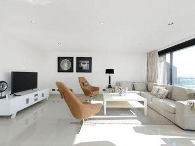 2 Bedrooms Flat for rent in Finchley Road, London NW3