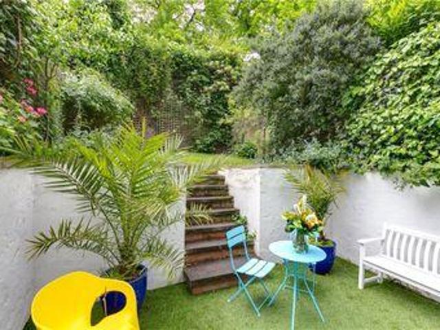 2 Bedrooms Flat for rent in Finborough Road, Chelsea, London SW10