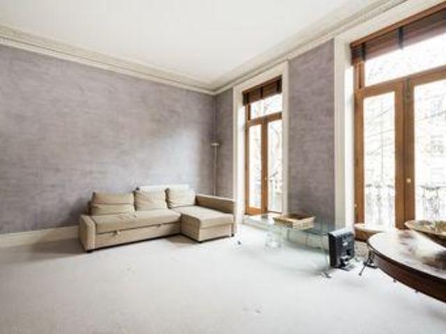 2 Bedrooms Flat for rent in Finborough Road, Earls Court SW10