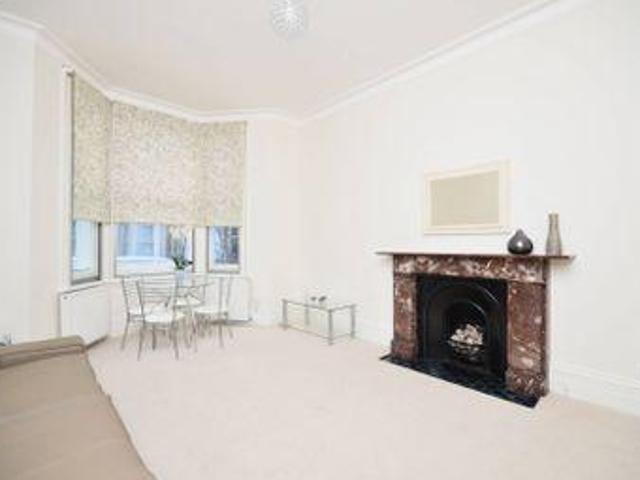 2 Bedrooms Flat for rent in Finborough Road, Earls Court SW10