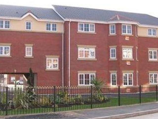 2 Bedrooms Flat for rent in Firbank, Preston PR5