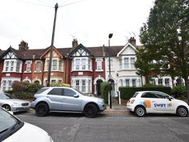 2 Bedrooms Flat for rent in First Avenue, Acton W3
