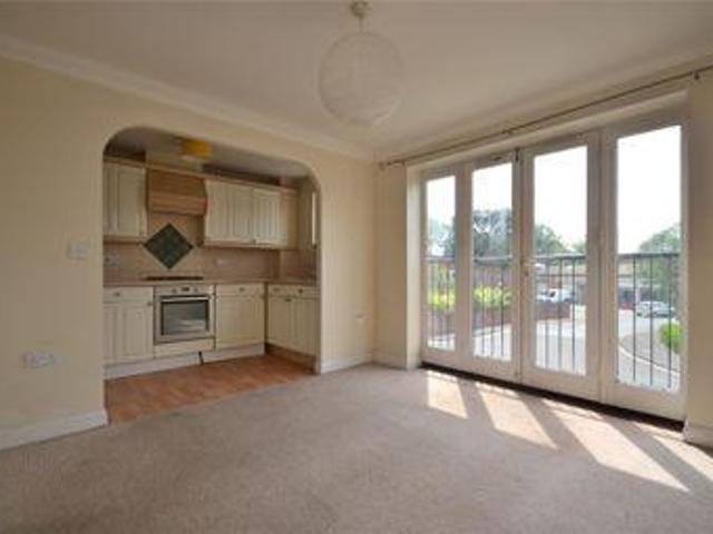 2 Bedrooms Flat for rent in First Floor Flat, Montpelier Court, Montpelier BS6