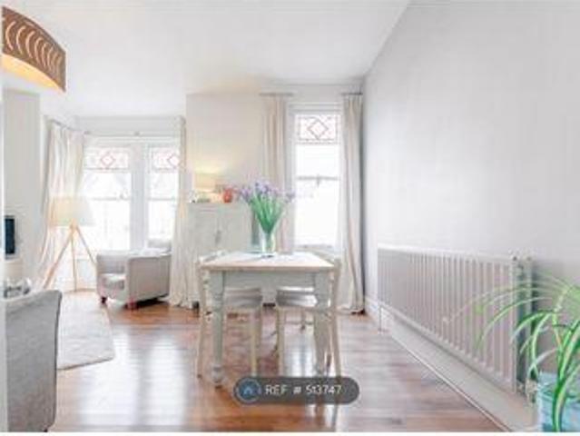 2 Bedrooms Flat for rent in First Floor, London NW10