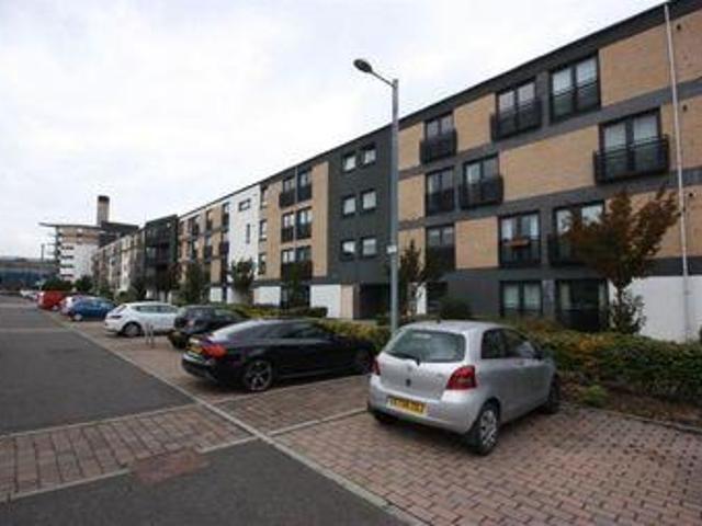 2 Bedrooms Flat for rent in Firpark Court, Dennistoun, Glasgow G31