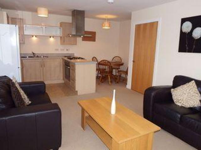 2 Bedrooms Flat for rent in Firpark Close, Parade Park, Glasgow G31