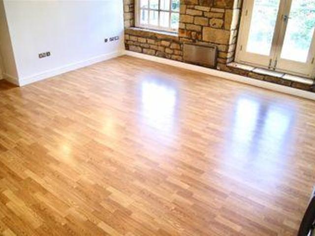 2 Bedrooms Flat for rent in Firth Street, Huddersfield HD1