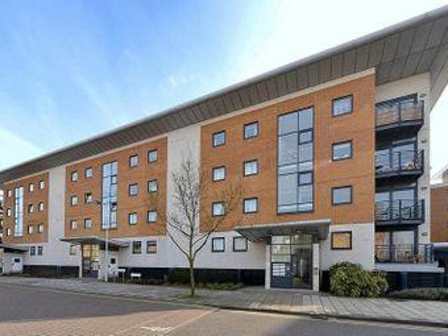 2 Bedrooms Flat for rent in Fishguard Way, Galleons Lock E16