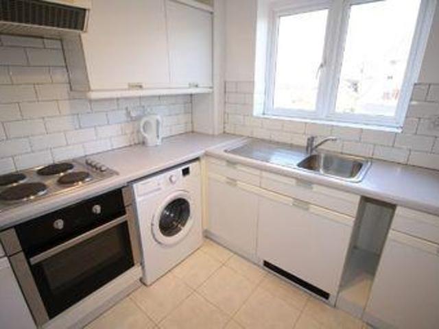 2 Bedrooms Flat for rent in Flamingo Court, Castle Marina, Nottingham NG7