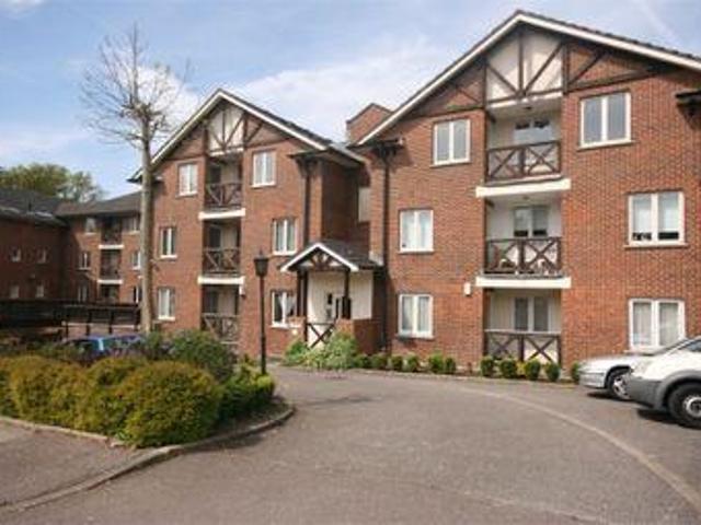 2 Bedrooms Flat for rent in Flat 6, Woodside Grange, 79 Holden Road, Woodside Park N12