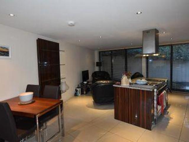 2 Bedrooms Flat for rent in Flat 8, Lydia Court, 3 Cranmer Street, Mapperley Park, Nottingham NG3