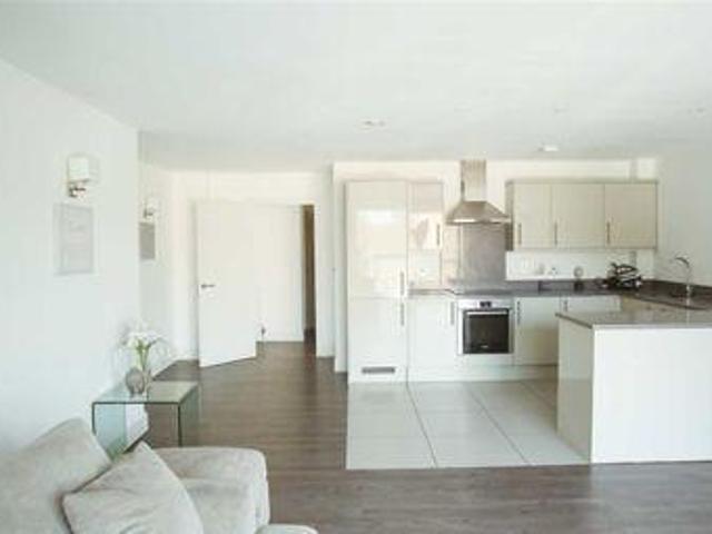 2 Bedrooms Flat for rent in Flat 1, 3 Plaistow Lane, Bromley BR1