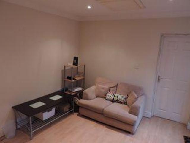 2 Bedrooms Flat for rent in Flat 3, Rear Miskin Street, Cathays CF24