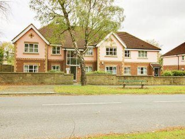2 Bedrooms Flat for rent in Flat 3, 348 Stainbeck Road, Leeds LS7