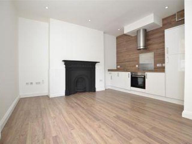 2 Bedrooms Flat for rent in Flat, Berkeley Street, Gloucester GL1