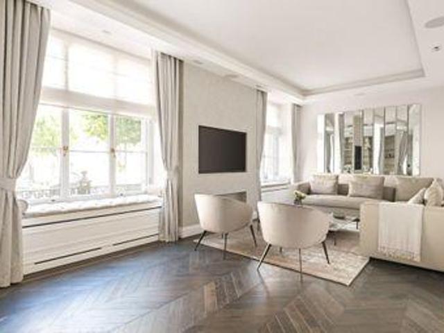 2 Bedrooms Flat for rent in Flat J, Portland Place, London W1B