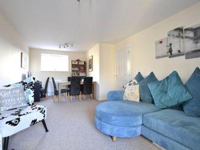 2 Bedrooms Flat for rent in Flat, Longhorn Avenue, Gloucester GL1