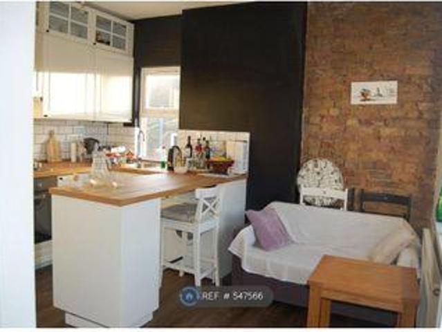 2 Bedrooms Flat for rent in Floor, London E17