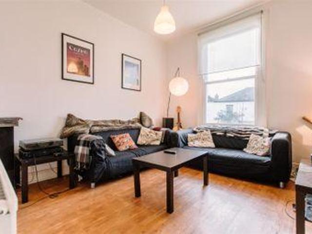 2 Bedrooms Flat for rent in Florence Road, London N4