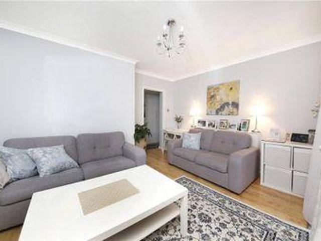 2 Bedrooms Flat for rent in Frampton Park Road, London E9