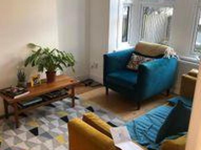 2 Bedrooms Flat for rent in Francis Road, Leyton E10