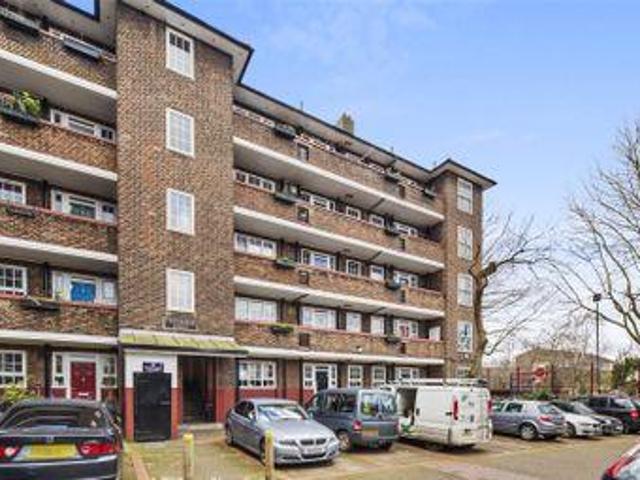 2 Bedrooms Flat for rent in Frankham House, Frankham Street, London SE8