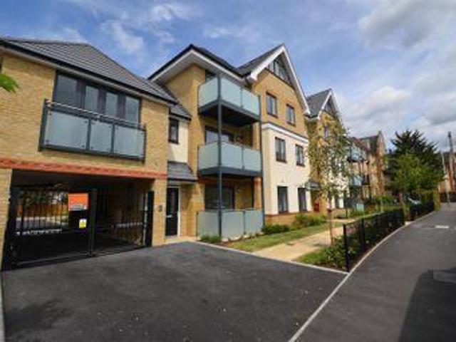 2 Bedrooms Flat for rent in Frays Court, 10 Swan Road, West Drayton, Middlesex UB7
