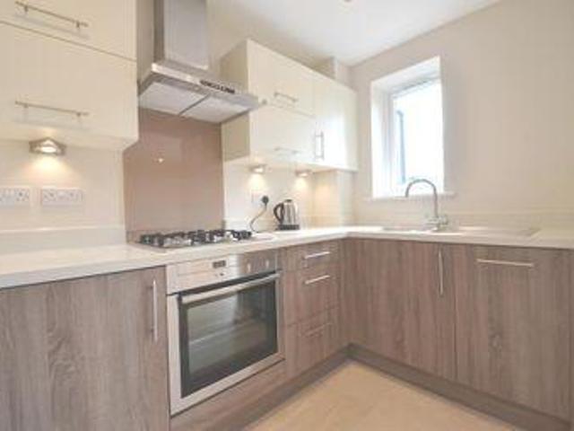2 Bedrooms Flat for rent in Frays Court, Swan Road, West Drayton UB7
