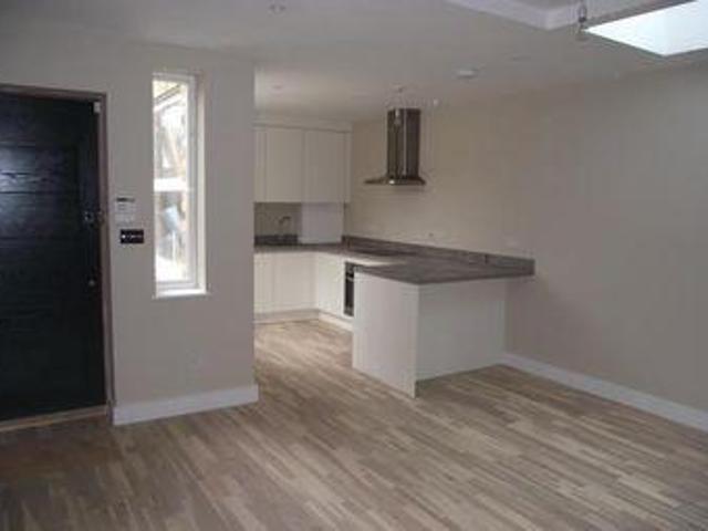 2 Bedrooms Flat for rent in Frederic Street, Walthamstow, London E17