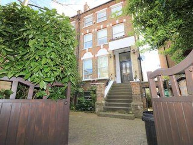 2 Bedrooms Flat for rent in Freegrove Road, London N7