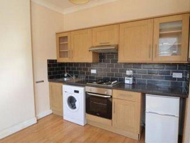 2 Bedrooms Flat for rent in Friends Road, Croydon CR0