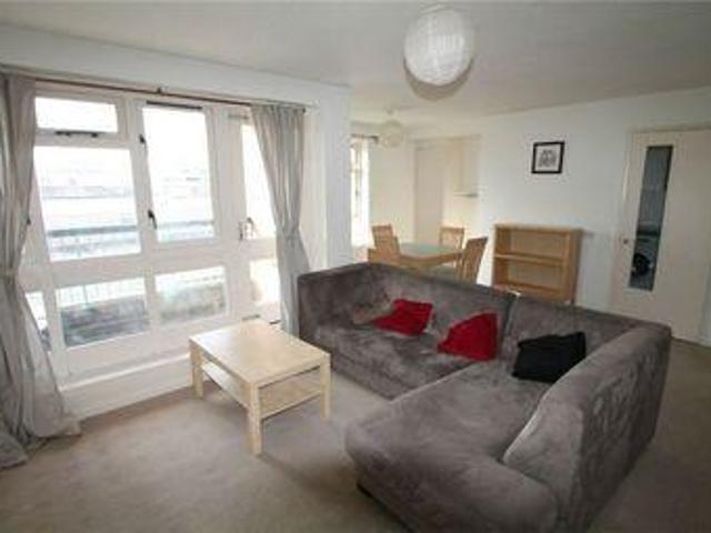 2 Bedrooms Flat for rent in Friern Park, North Finchley N12