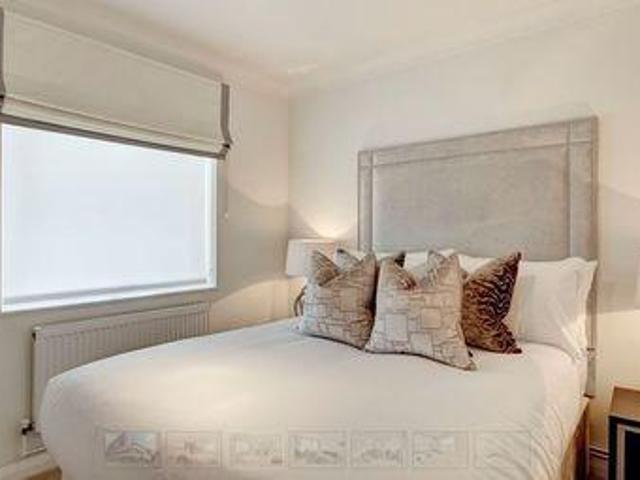 2 Bedrooms Flat for rent in Fulham High Street, Fulham SW3