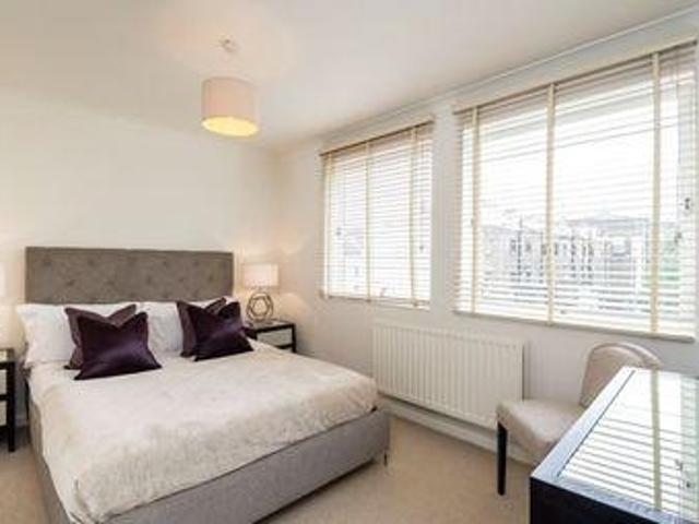 2 Bedrooms Flat for rent in Fulham Road, Chelsea SW3