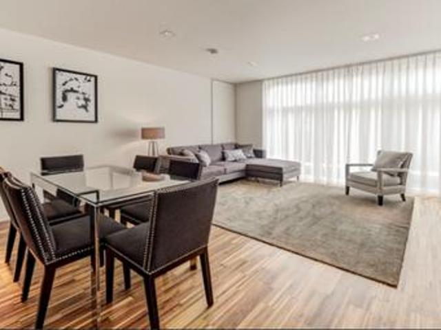 2 Bedrooms Flat for rent in Fulham Road, London SW3