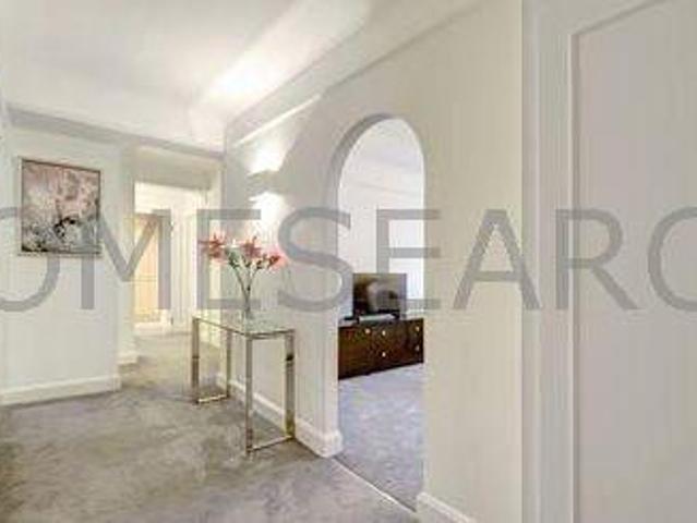 2 Bedrooms Flat for rent in Fulham Road, London SW3