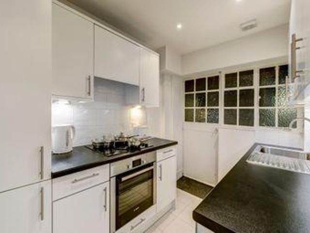 2 Bedrooms Flat for rent in Fulham Road, London SW3