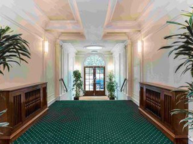 2 Bedrooms Flat for rent in Fulham Road, London SW3